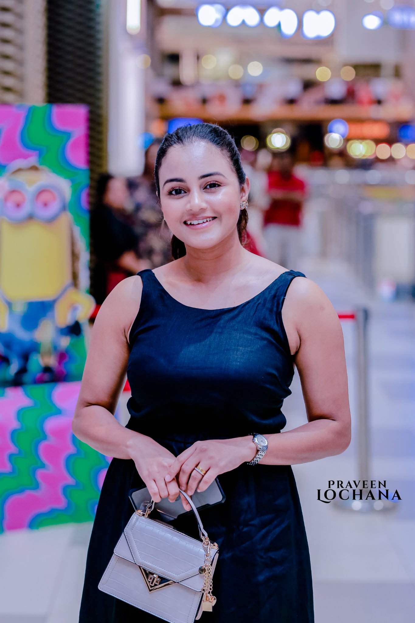 "මාරුතයක ඔබ පැටලී ආවද මේ වාරේ... සංසාරේ අල්ලාගෙන යන්නට අත මාගේ... හිත ...