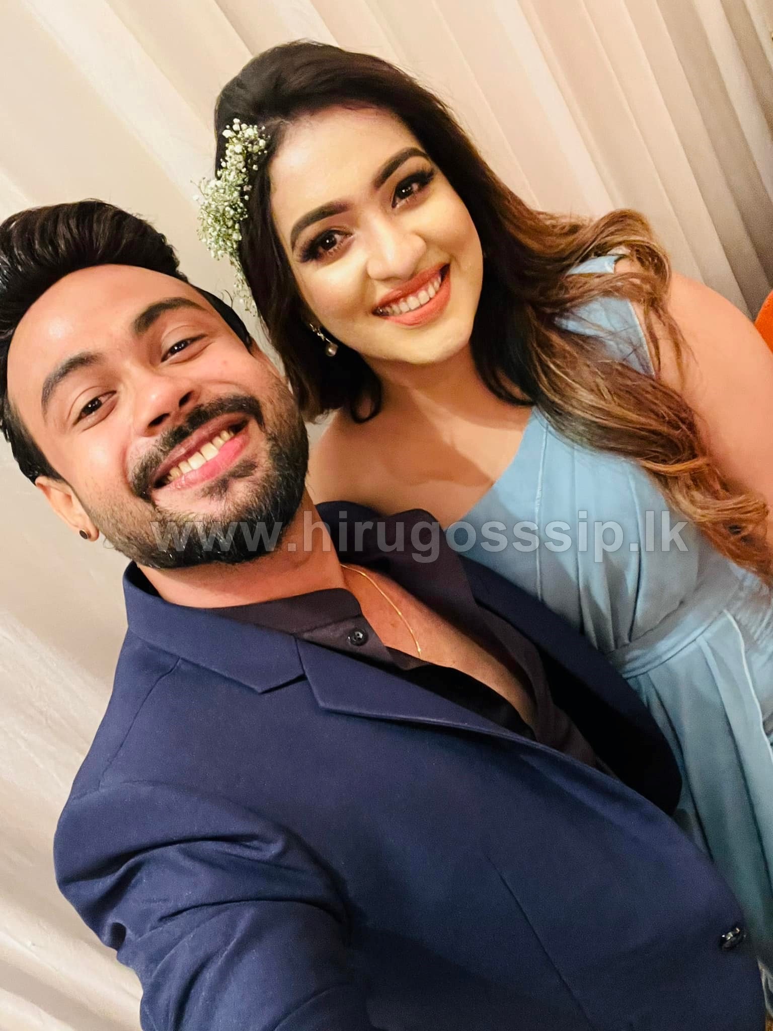 බලන්නකෝ අඳුරන අය ඉන්නවද කියලා..” - ජනප්‍රිය ගායක අශාන් ප්‍රනාන්දුගේ වෙඩින් එකට ඇවිත් ගිය, හැමෝම ...