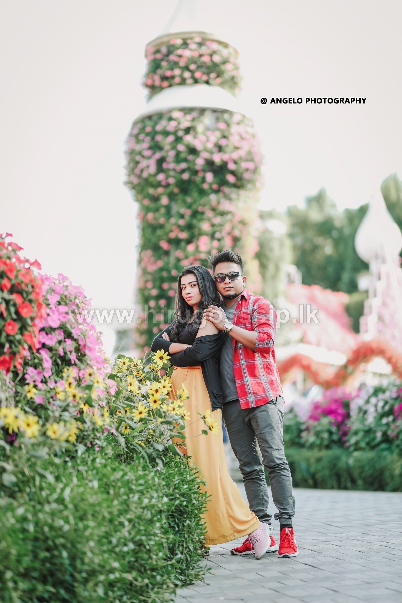 ඒ දෙන්නගේ හැඩ බලන්නකෝ...!” - අලුත බැන්ඳ ගායක අශාන් ප්‍රනාන්දුගෙයි කුමුදිගෙයි, ප්‍රී ෂූට් එකේ ...