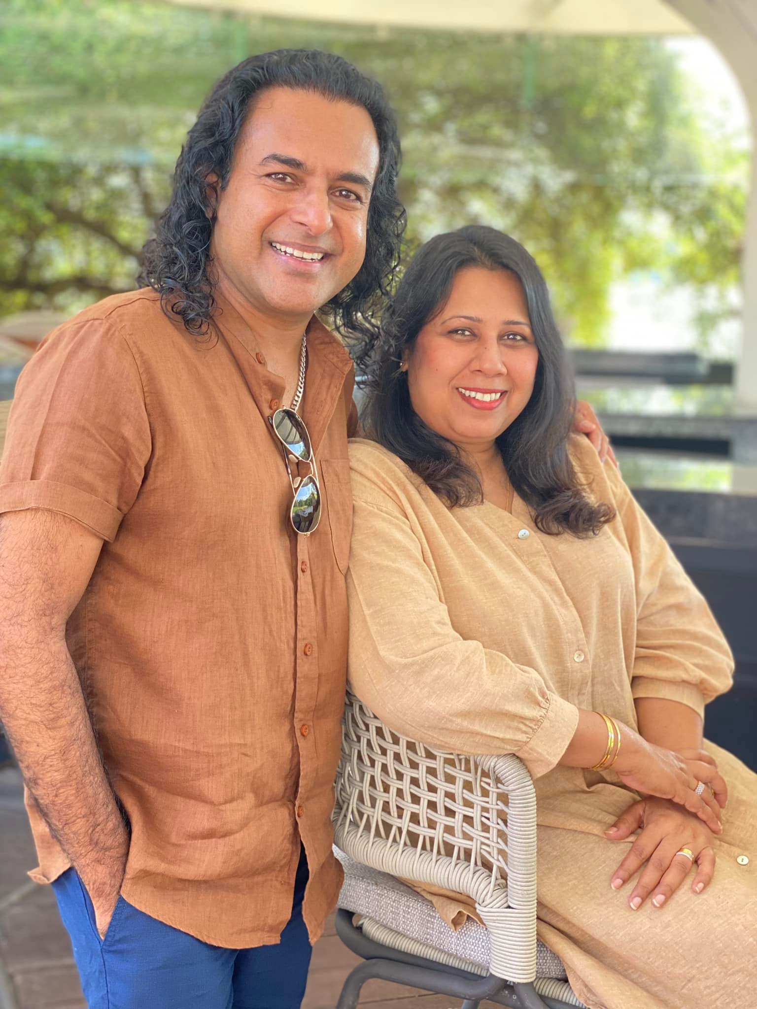 "මේ ආවා වගේ දුක සැප බෙදාගෙන ඉවසීමෙන් සතුටින් ආදරෙන් ඉදිරියට යමු ...