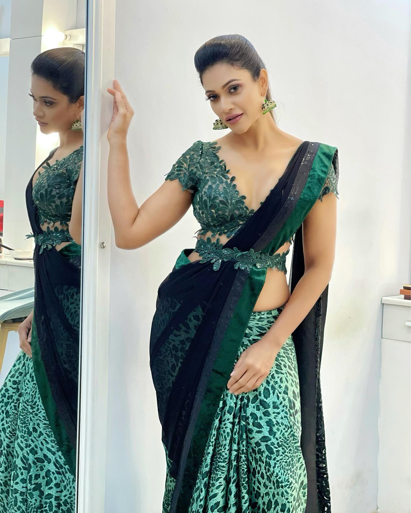 සිංහල සිනමාවේ ගිනි විසිරෙන සරාගී රුවැත්තිය චුලක්ෂි රණතුංග මේ කොහෙද ...