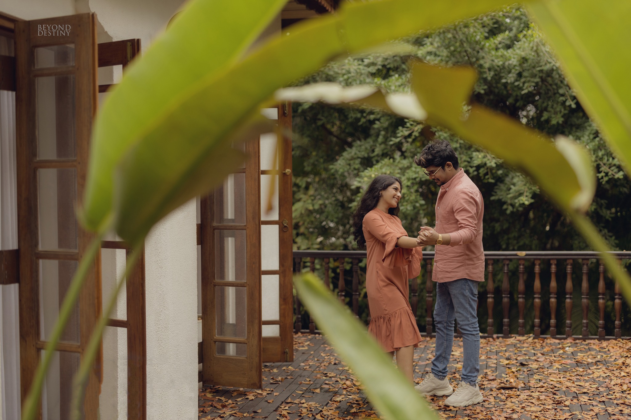 "සිහින දකින්න මගේ සිහිනේ හිමිකාරිය වන්න..." අද යුගවිදියට යන සනුකගෙයි ...