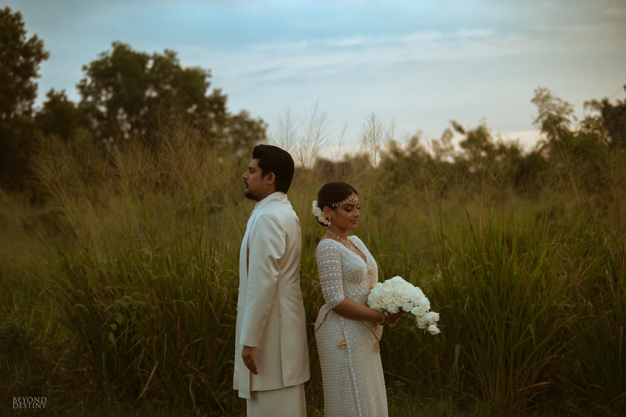 හැමෝම බලාගෙන හිටපු සනුකගෙයි වින්ඩිගෙයි මංගල ඡායාරූප මෙන්න... - Sanuka ...