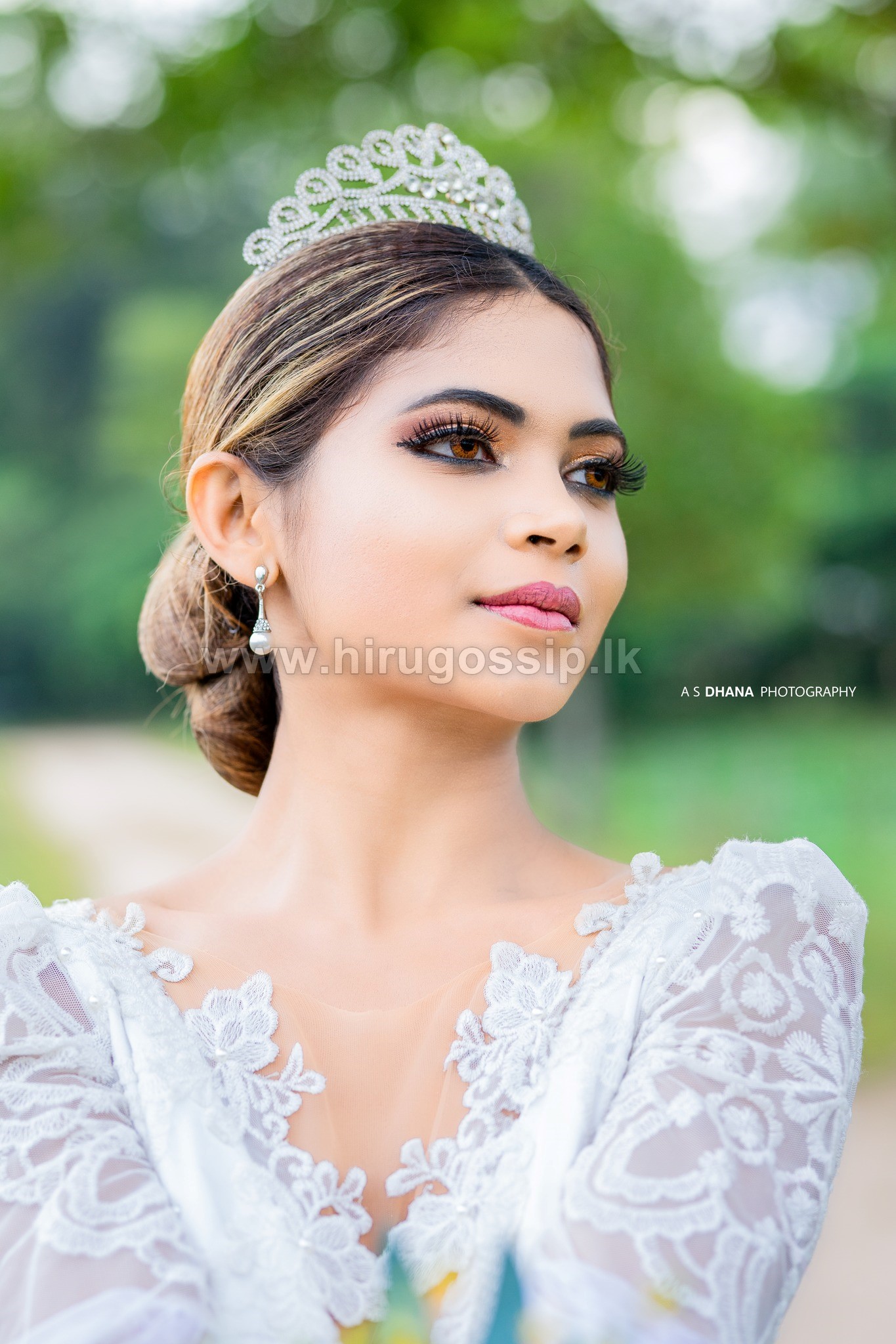 මෙන්න දෙයියනේ ! එයත් එකපාරම...?” - ෆිල්ටිගෙන් වෙන්වුණු හසිනි සැමුවෙල් ...