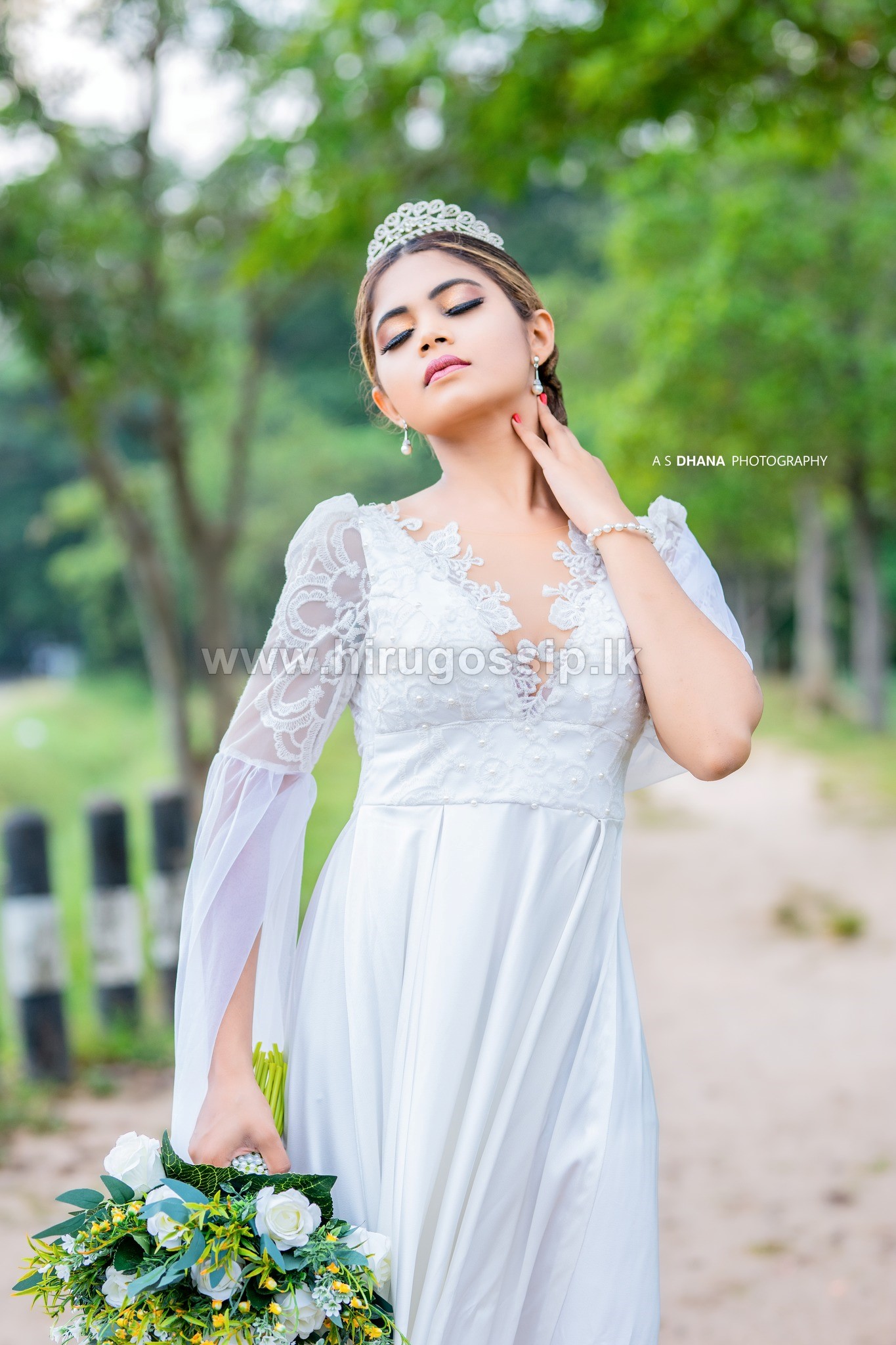 මෙන්න දෙයියනේ ! එයත් එකපාරම...?” - ෆිල්ටිගෙන් වෙන්වුණු හසිනි සැමුවෙල් ...