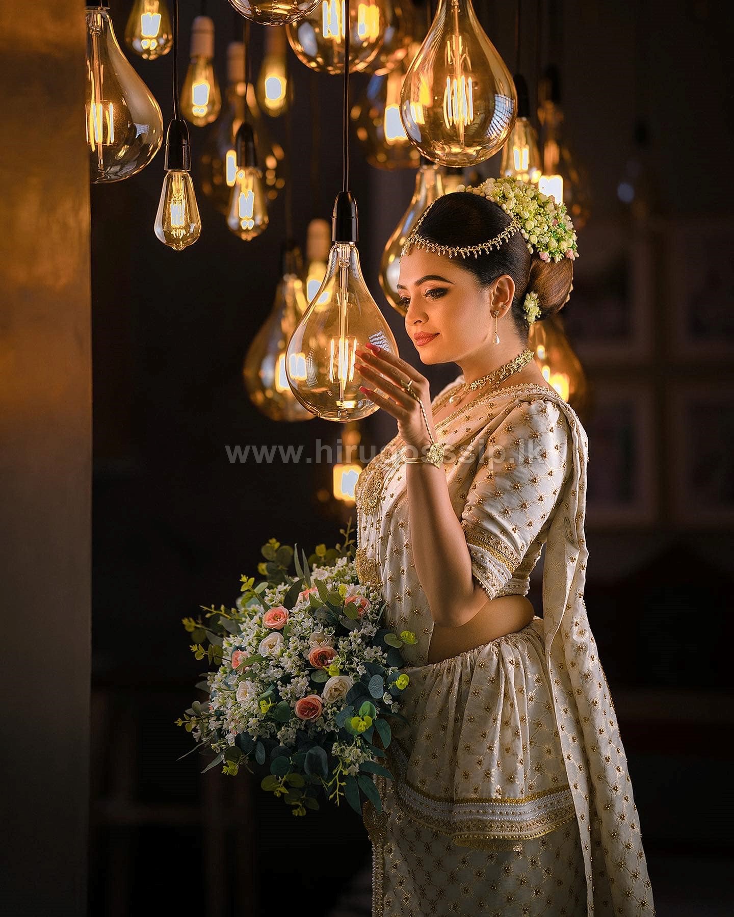 වාව් කෝ කෝ.. එතකොට එයා ?” - මේ ඔක්කොම කලබල අස්සෙ, සුරූපී නිළි රුක්ෂානා ...