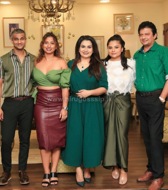 අම්මගේ හීනේ හැබෑවුණා.. මගේ ලස්සන කපල් එක..!” - ජීවන් සහ ශෙරින්ගේ දෝණි ...