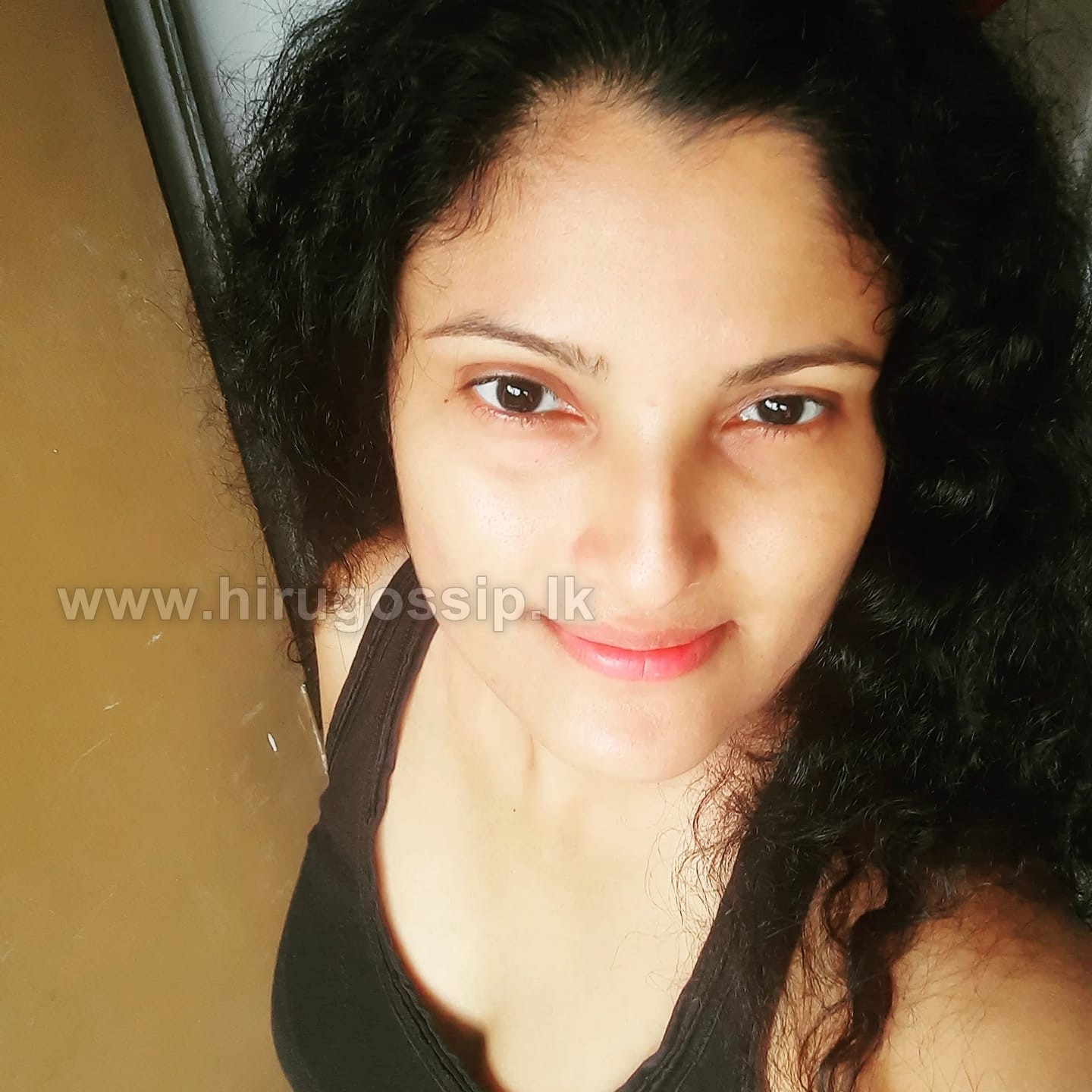 බයිට් කරන එකේ සීමාවක් නෑ..!” - යක්ෂණියකට ඇඳලා සුරූපී නිළි පබෝධා ...