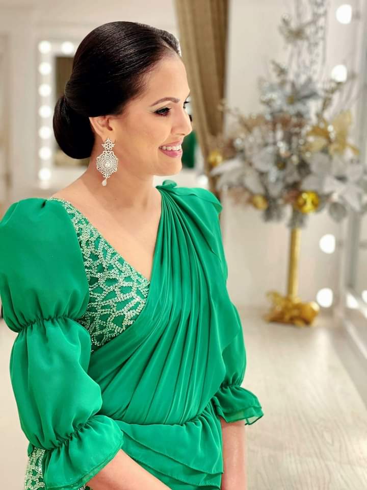 ඊළඟ යුග ගීතය කියන්න ආස ගායකයා....? හැබෑ කරගන්න ඉන්න හීනයක් ගැන සශිකා ...