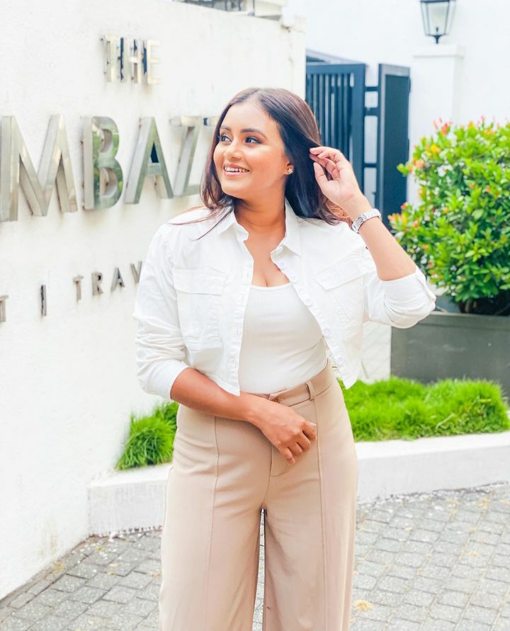 "අපිට වැඩිපුරම හිනාවුණේ, ජීවිතේ කැඳ හැලියක් කරගෙන තිබ්බ මිනිස්සු ...