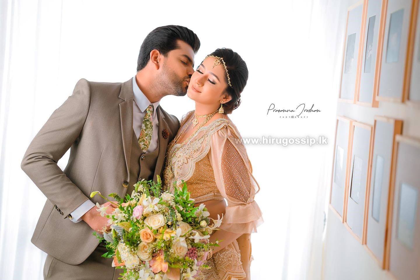 මැණිකේ...!” - පූජනීගේ ෆොටෝ එකට කාවින්ද්‍යාගෙන් නොහිතපු මොහොතක ලැබුණු කමෙන්ටුව මෙන්න... ඒක නම් ...