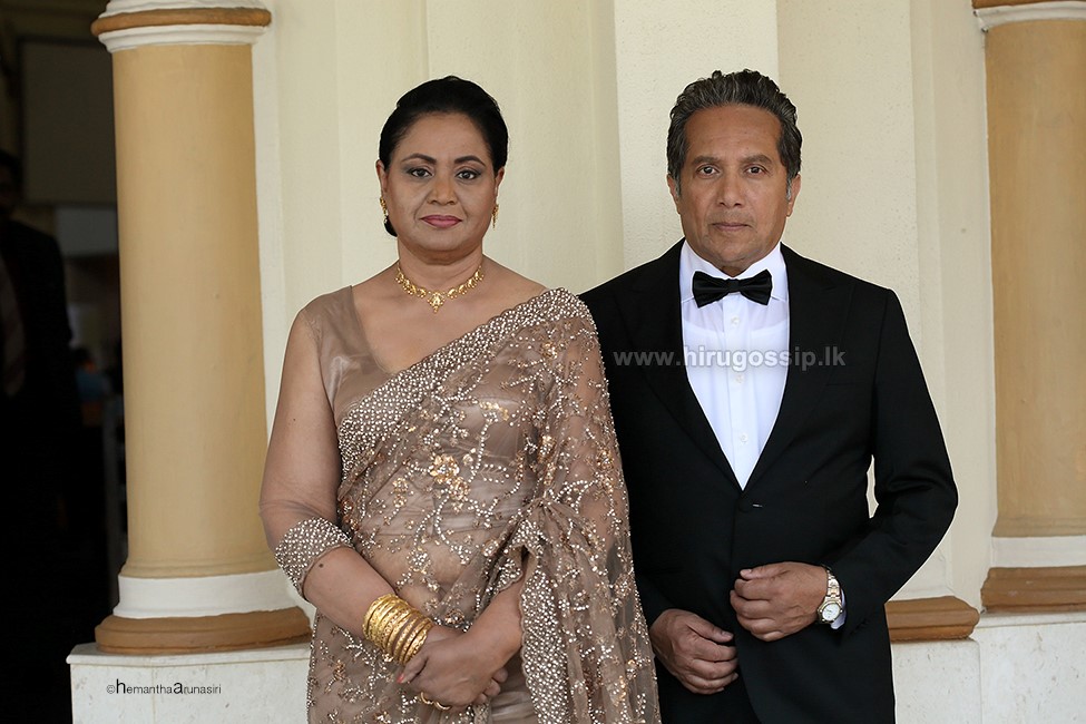 මචං තව අවුරුදු එක හමාරකින් විතර මගෙ පුතාගෙ කසාදෙ ලංකාවෙදි කරනවා ...