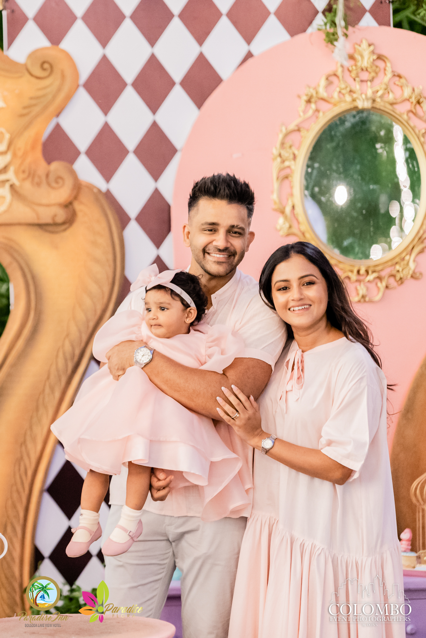 කලා ලෝකයේ, ආදරණීය නැන්දලා මාමලා එක්ක... සාරණ්‍යා දෝණි උපන්දිනය සැමරූ ...