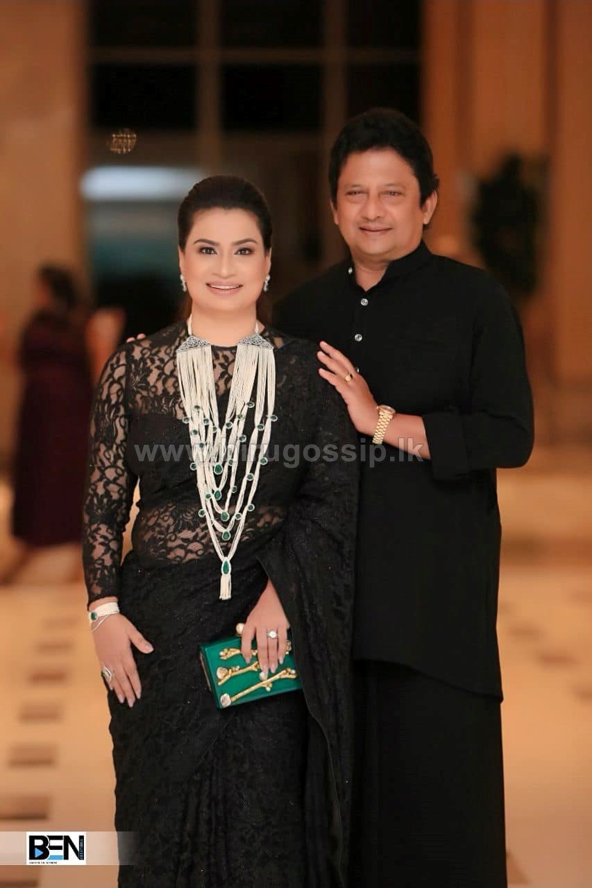 කවදාවත් වෙනස් නොවෙන ආදරේ... තෑන්ක් යූ!” - ජීවන් කුමාරතුංගත් එක්ක බිරිඳ ...