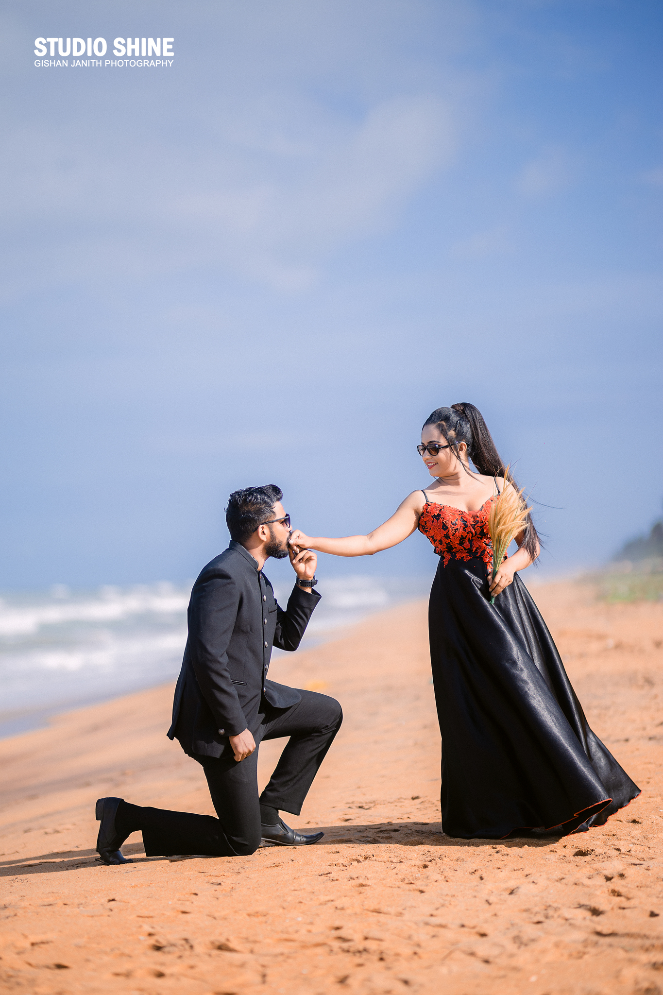 "තෙරුවන් සරණයි" කියලා කසාදෙට අත්සන් කරලා බුකියේ හැමෝම කතා කරපු කපල් එක ...