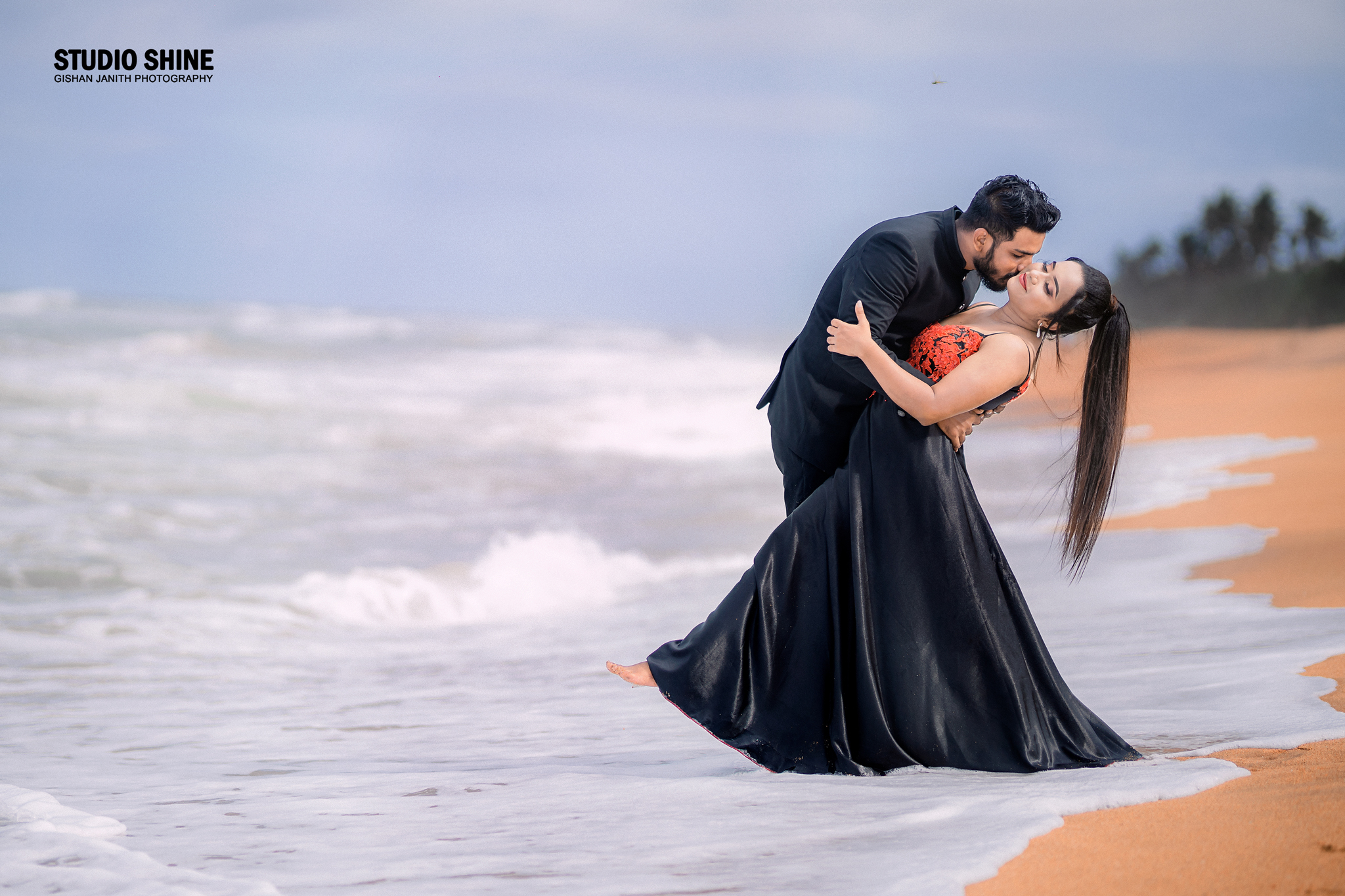 "තෙරුවන් සරණයි" කියලා කසාදෙට අත්සන් කරලා බුකියේ හැමෝම කතා කරපු කපල් එක ...