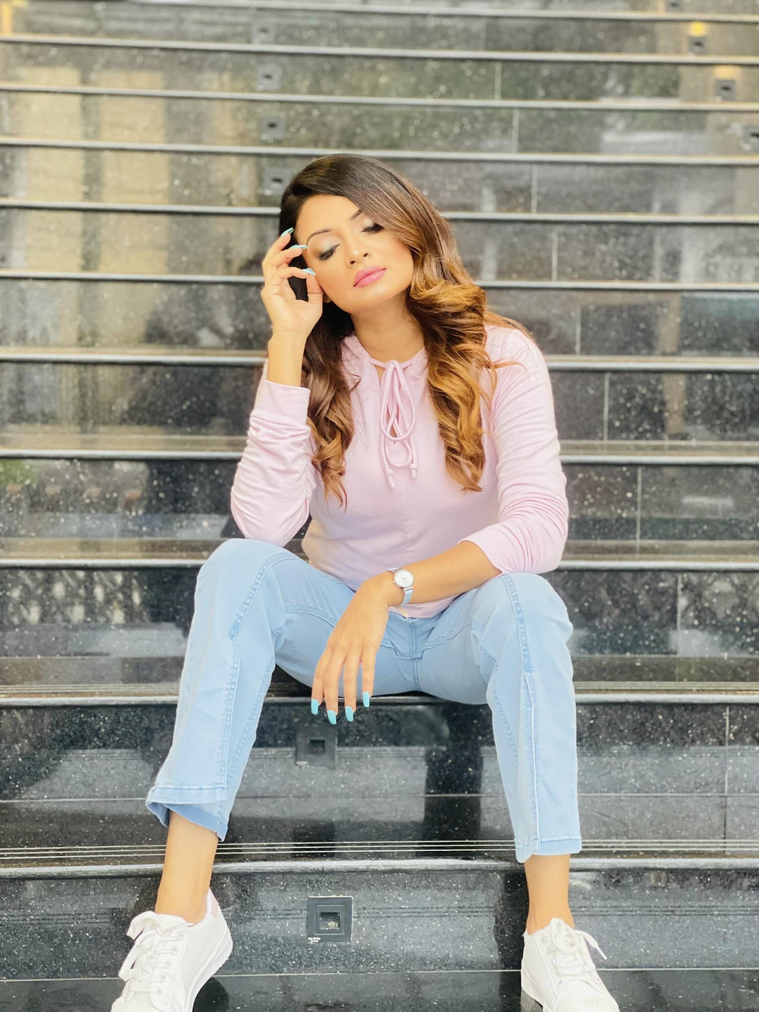 එයා එන්න එන්නම ලස්සන වෙනවා.... ජනප්‍රිය නිළි රුක්ෂානා දිසානායකගේ අලුත්ම ...