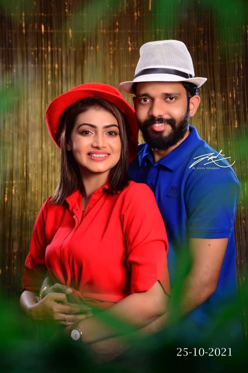 "දර්ශනට සහ චතූට චාතූර්යයෙන් දර්ශනීය වූ, සුබ විවාහ සංවත්සරයකට සුබාසිරි ...