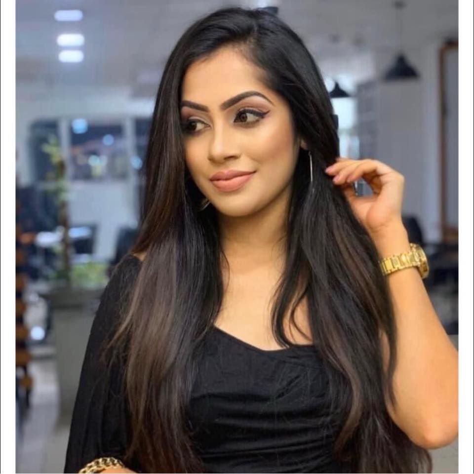 "මුලින්ම කොල්ලෙක් ආදරෙයි කිව්වේ ඉස්කෝලේ 7 වසරෙදි" පළමු ආදරය ගැන කියන ජනප්‍රිය නිළි සචිනි ...