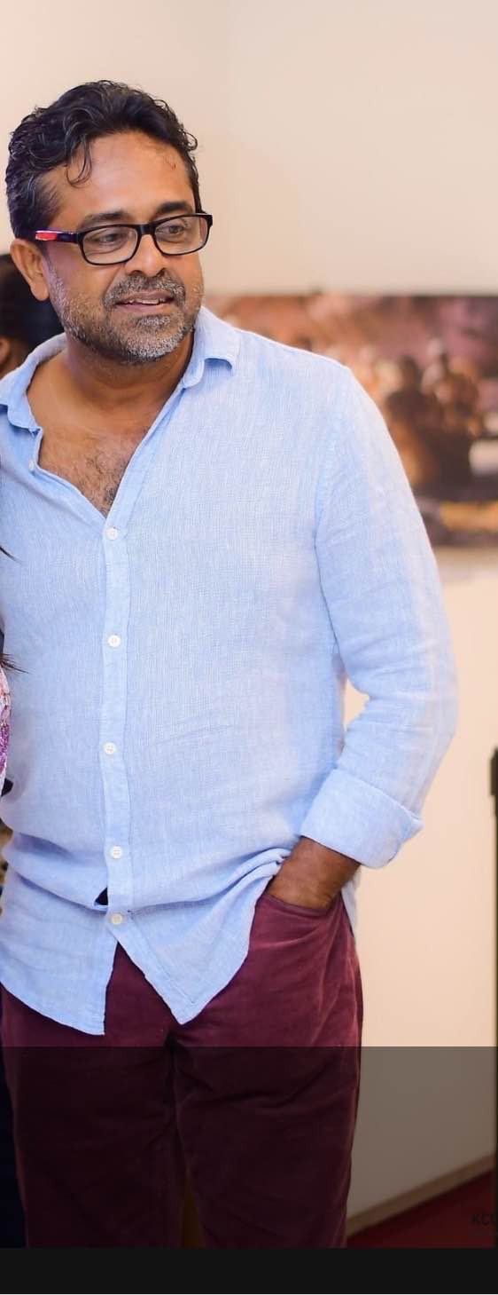 "මම ඉදිරියේදී යන්න උත්සාහ කරන්නෙත් පිටරට ගිහිල්ලා සල්ලි හම්බ කරලා, මෙහෙ ...