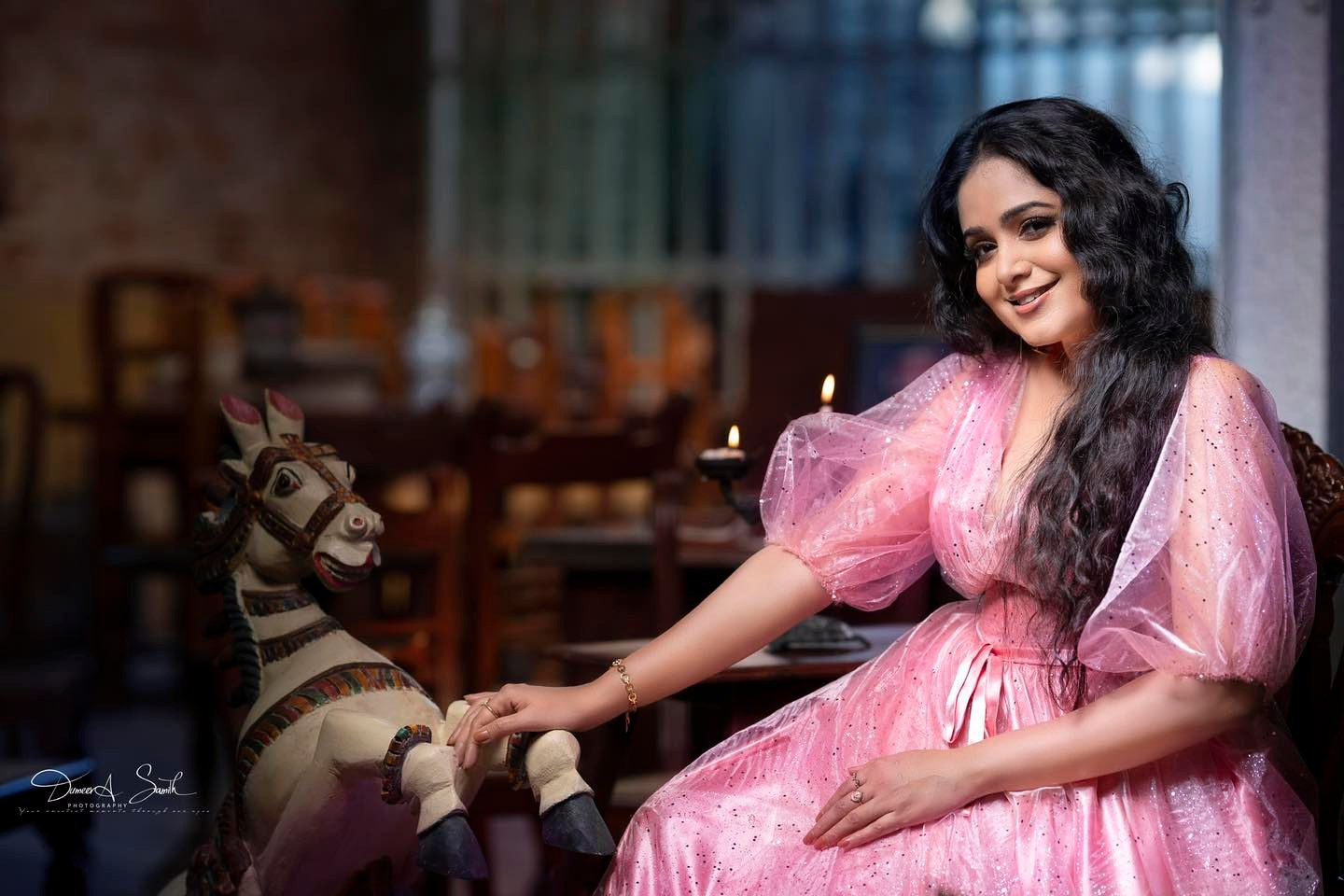 රෝසපාට බෝනික්කි ! ජනප්‍රිය නිළි ආශා එදිරිසිංහ, උපන්දිනය සමරමින් කළ ...