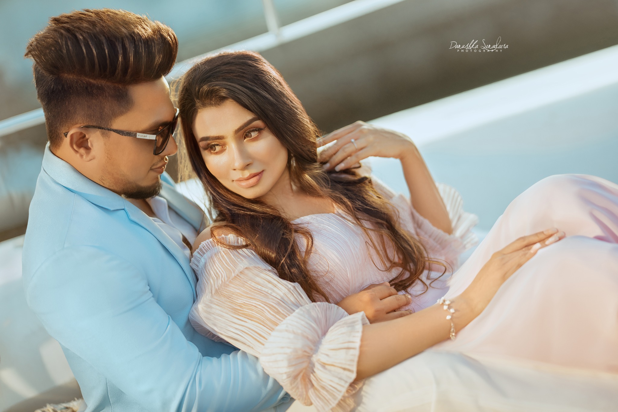 "මා වෙනුවෙන් උපන්නාදෝ.. රන්කඳ දැන් මගේමදෝ..." ගායන ශිල්පී අශාන් ප්‍රනාන්දුගේ අහසෙන් ගුවනින් කළ ...