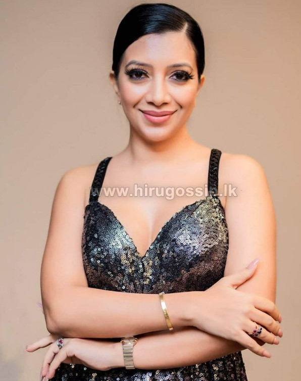 දෙයියනේ ඒක... අන්තිම ටික වෙනකන් බලන්න ඕනි..” - කැමරාවට චුට්ටක්වත් බය නැති සචිනි අයේන්ද්‍රා ...