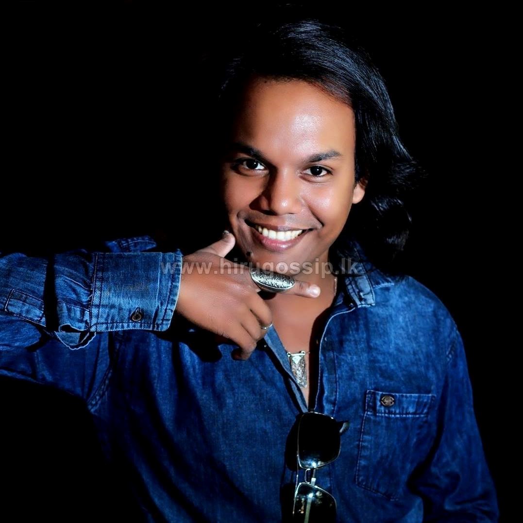 පිරිමි වොෂ් රූම් එකකට යනකොට කිව්වා, මිස් ඕක ජෙන්ස් එක කියලා. මට මාර ...