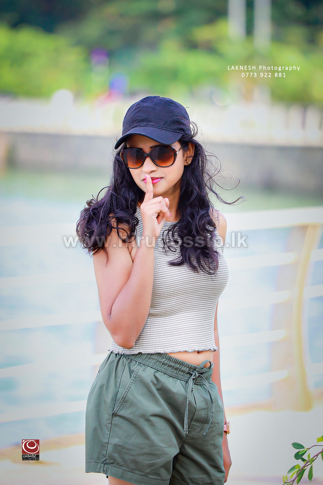 එකපාරක් බැලුවොත්, දෙපාරක් බලනවා සත්තයි..! අන්තිම ටික තමයි ලස්සනම ...