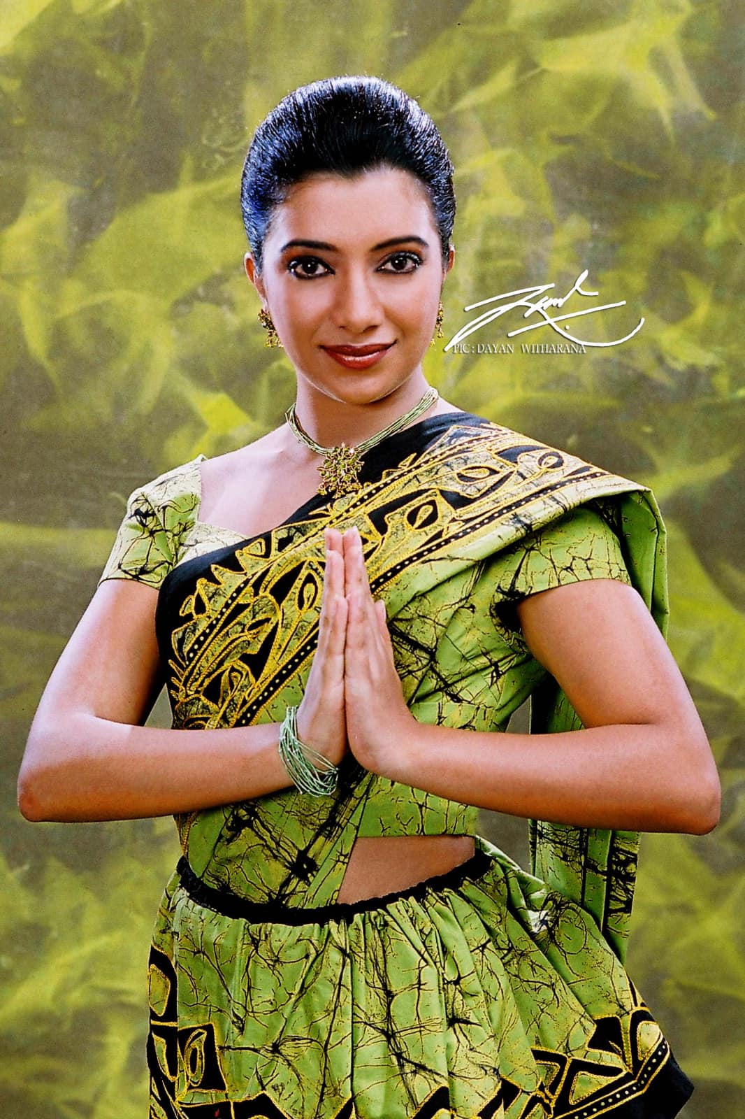 අඳුරගන්න පුළුවන්ද බලන්න... ජනප්‍රිය රංගන ශිල්පිනි සචිනි අයේන්ද්‍රා, එදා ...