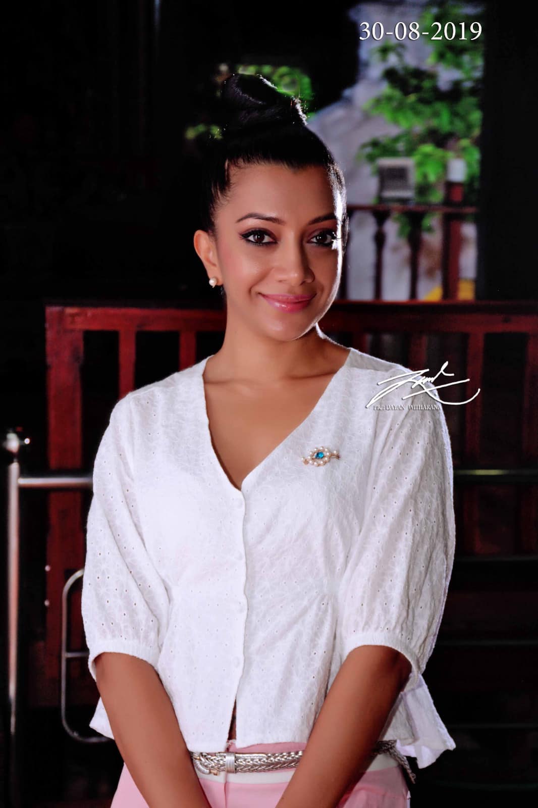 අඳුරගන්න පුළුවන්ද බලන්න... ජනප්‍රිය රංගන ශිල්පිනි සචිනි අයේන්ද්‍රා, එදා ...