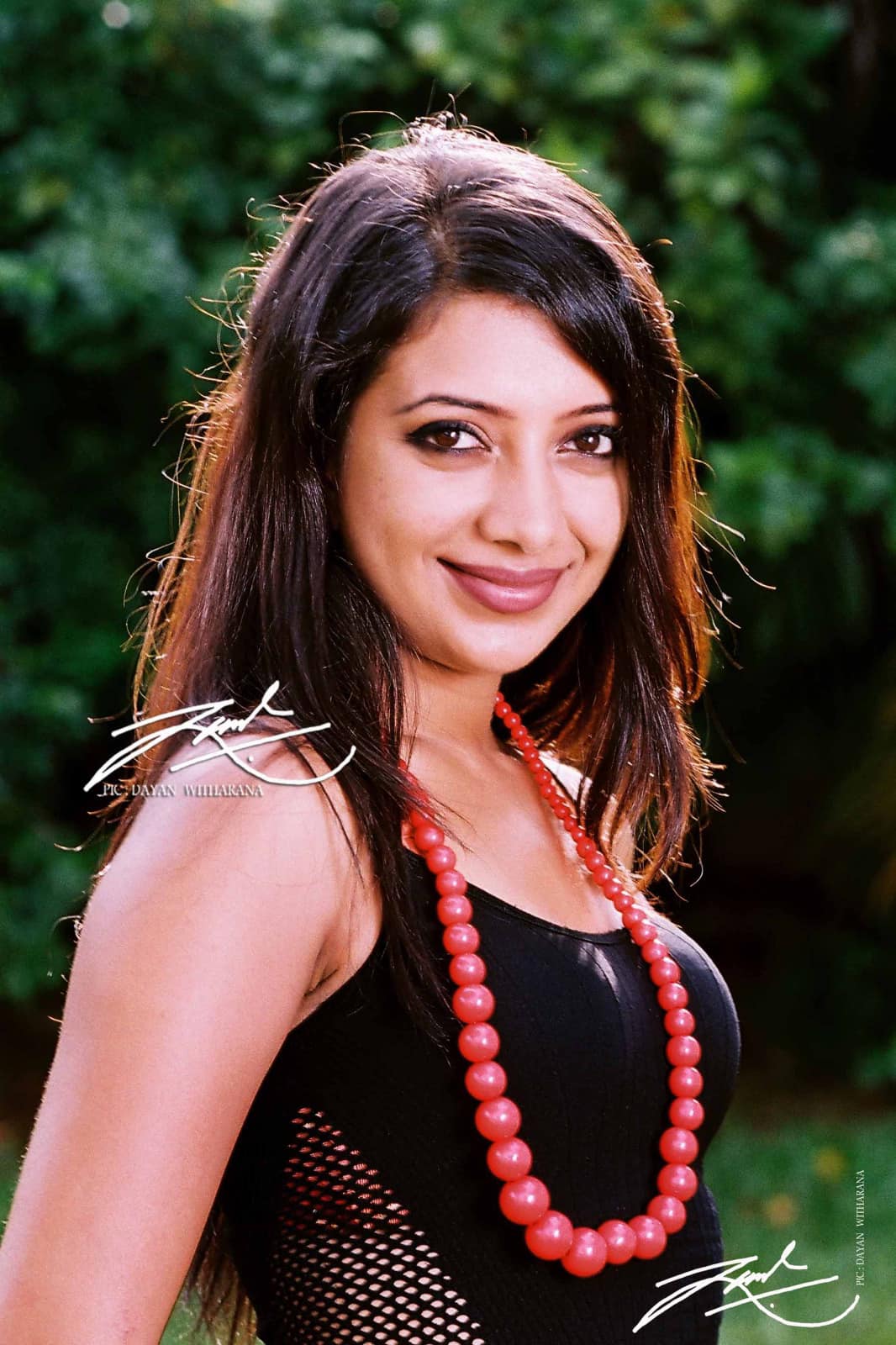 අඳුරගන්න පුළුවන්ද බලන්න... ජනප්‍රිය රංගන ශිල්පිනි සචිනි අයේන්ද්‍රා, එදා ...