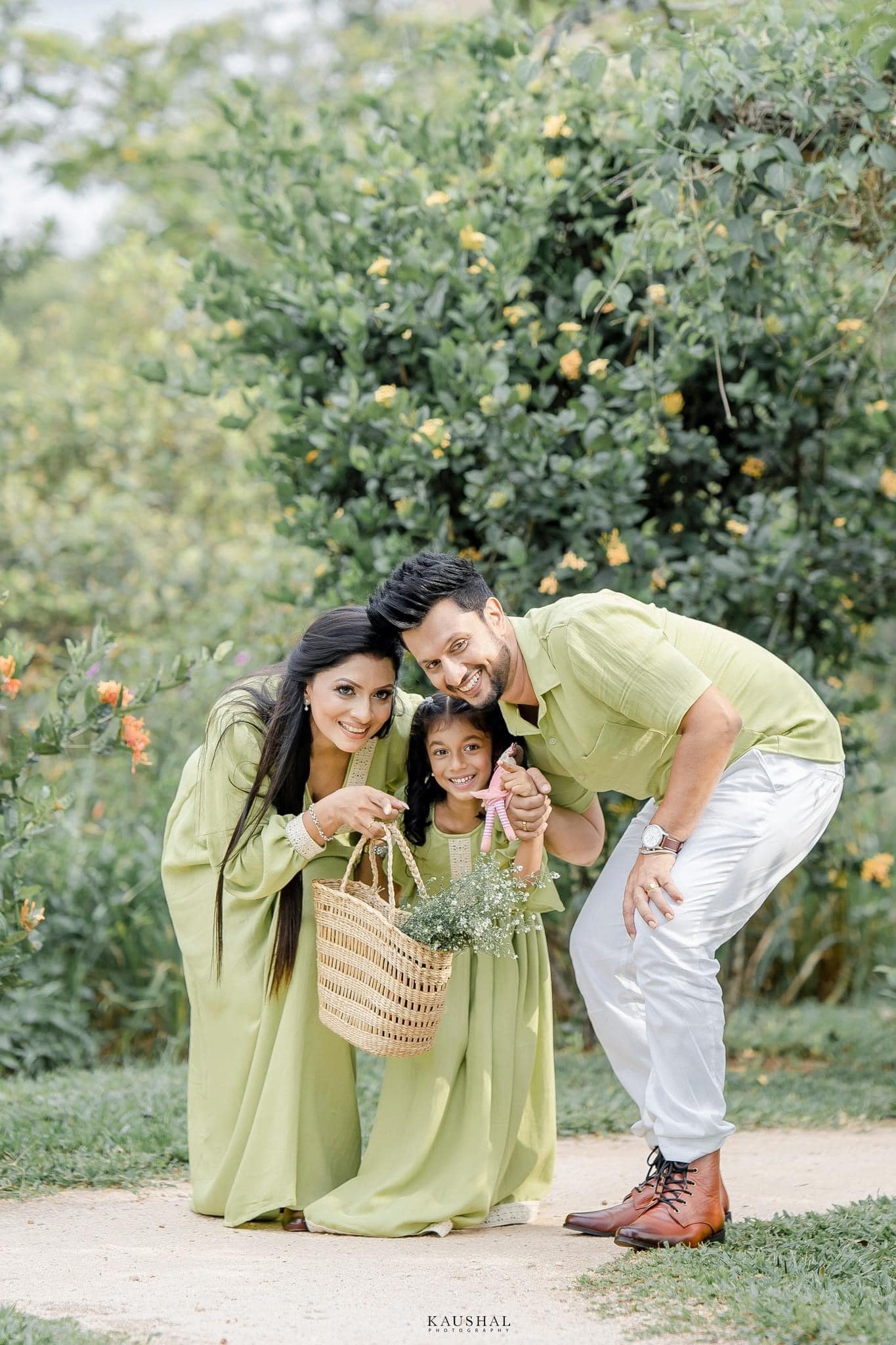 "මගේ ජීවිතයම වෙනස්කරපු මගේ පණ ඩිංග..." සුරංගනා කතාවක තරම් ලස්සන, ඉෂාරා සඳමිණීගේ සොඳුරු කැදැල්ල ...