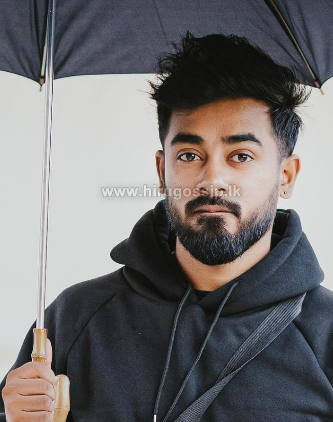 චුංගි... අනේ එයාගේ හුරතලේ බලන්නකෝ!” - සාරංගගෙත්, දිනක්ෂිගෙත් පුංචි දඟ පොඩ්ඩිගේ හුරතල් බලන දිනේෂ් ...