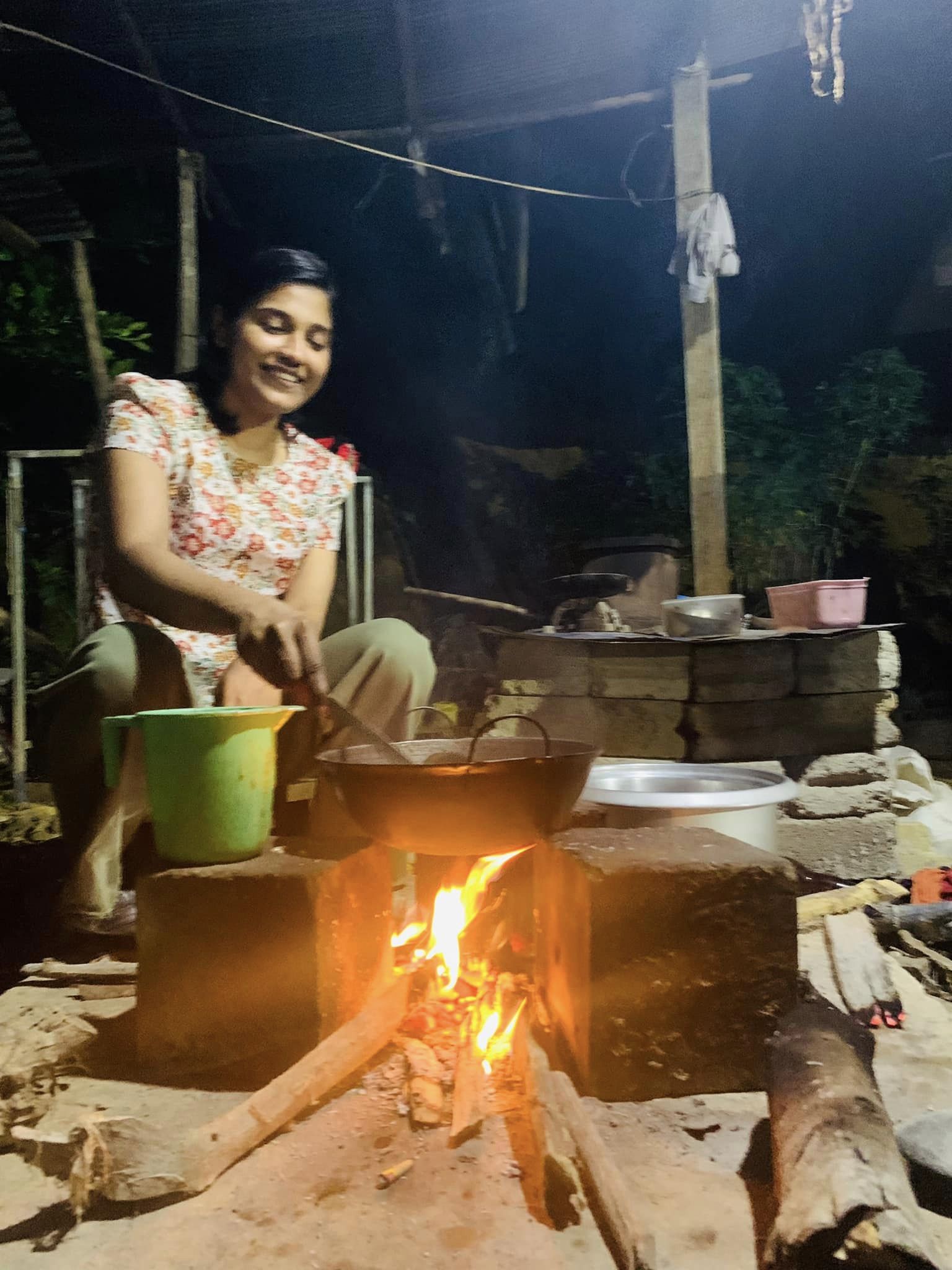 අවුරුදු සමරන්න ලන්ඩන් ඉඳලා ලංකාවට ආපු තුමිඳු දොඩන්තැන්න සහ පවුලේ අය ...