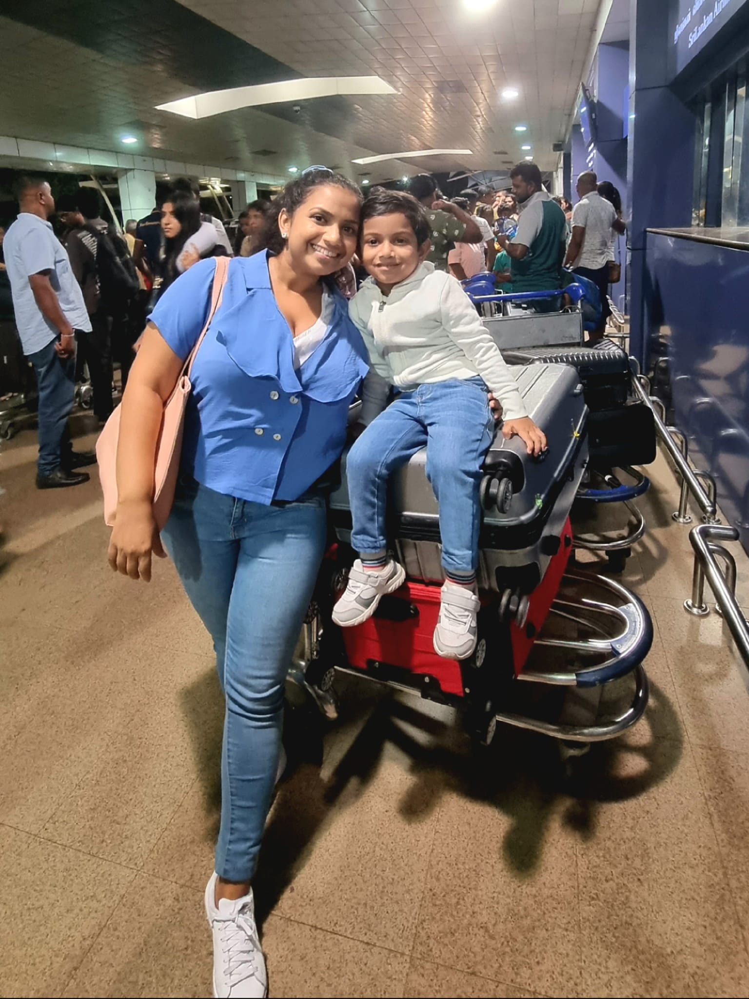 රොෂාන් රණවන ඉන්දියාවේ ගිය හේතුව දන්නවද? හැමෝම හිතුවේ එයා පදිංචියට ...