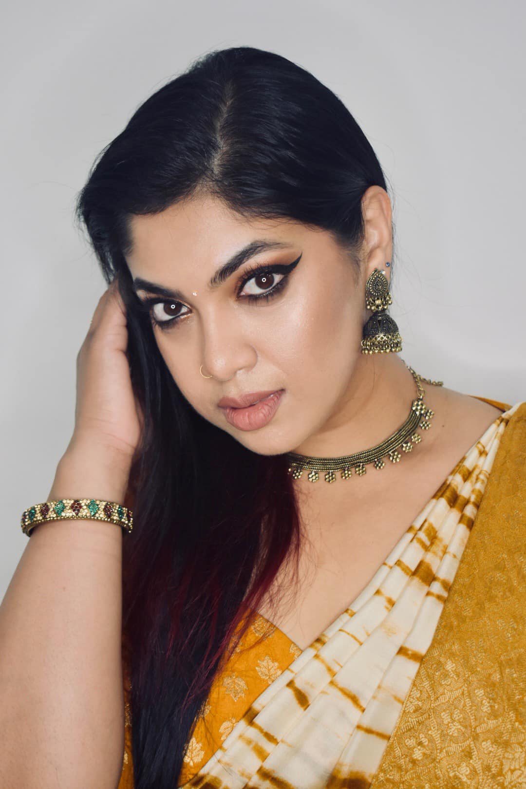 නොදැනෙනා දුරක ආදරය හොයන රයිනිගේ හිතට කාටත් නොදැනීම ළං වුණේ කවුද? පාළු ...