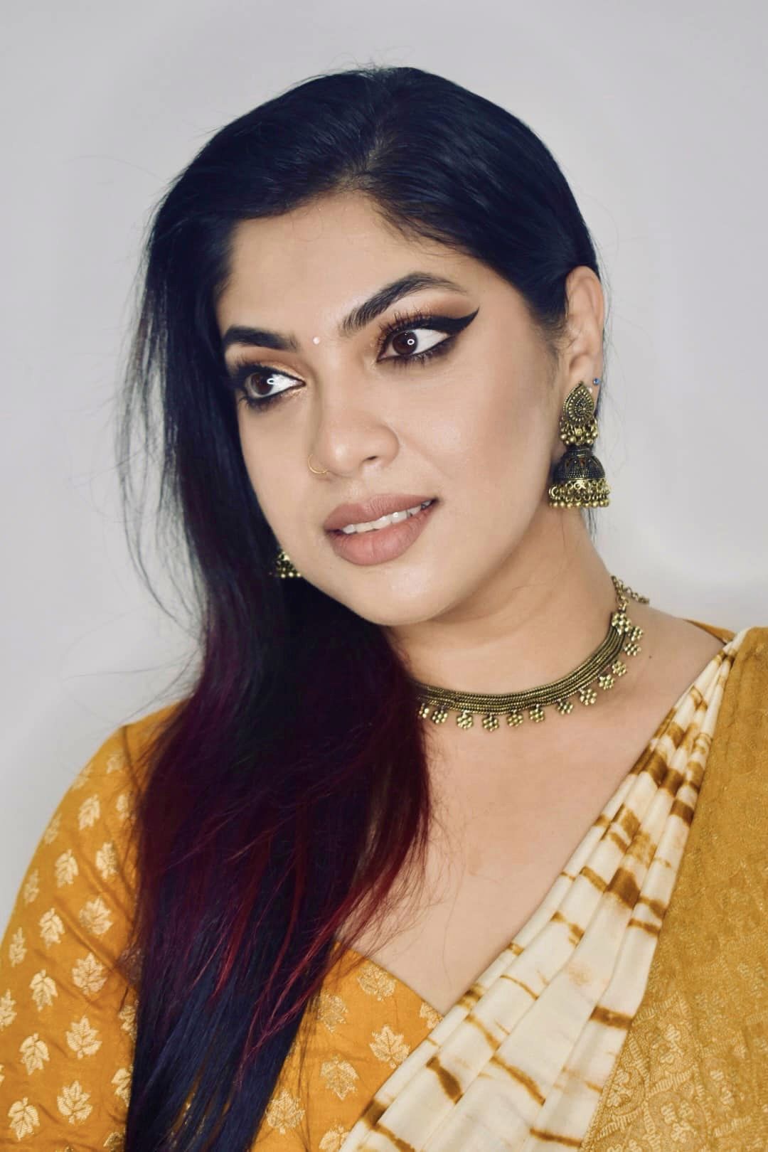 නොදැනෙනා දුරක ආදරය හොයන රයිනිගේ හිතට කාටත් නොදැනීම ළං වුණේ කවුද? පාළු ...