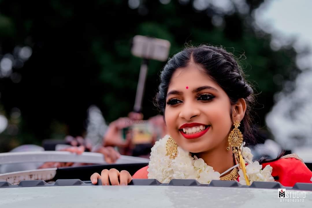 ආදරයෙන් ළං වුණ සියලු ප්‍රේක්ෂකයින්ට ඇය එක්කළ සටහන මෙන්න.... - Kilmisha ...