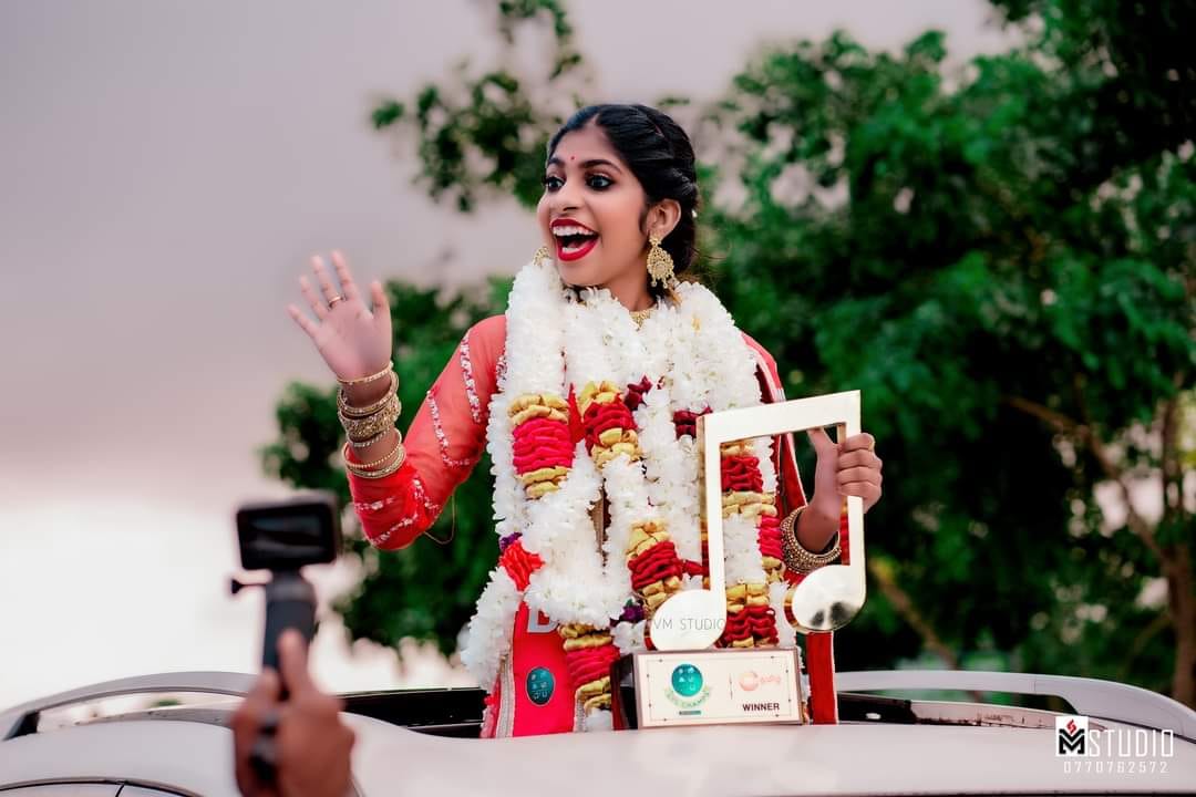 ආදරයෙන් ළං වුණ සියලු ප්‍රේක්ෂකයින්ට ඇය එක්කළ සටහන මෙන්න.... - Kilmisha ...