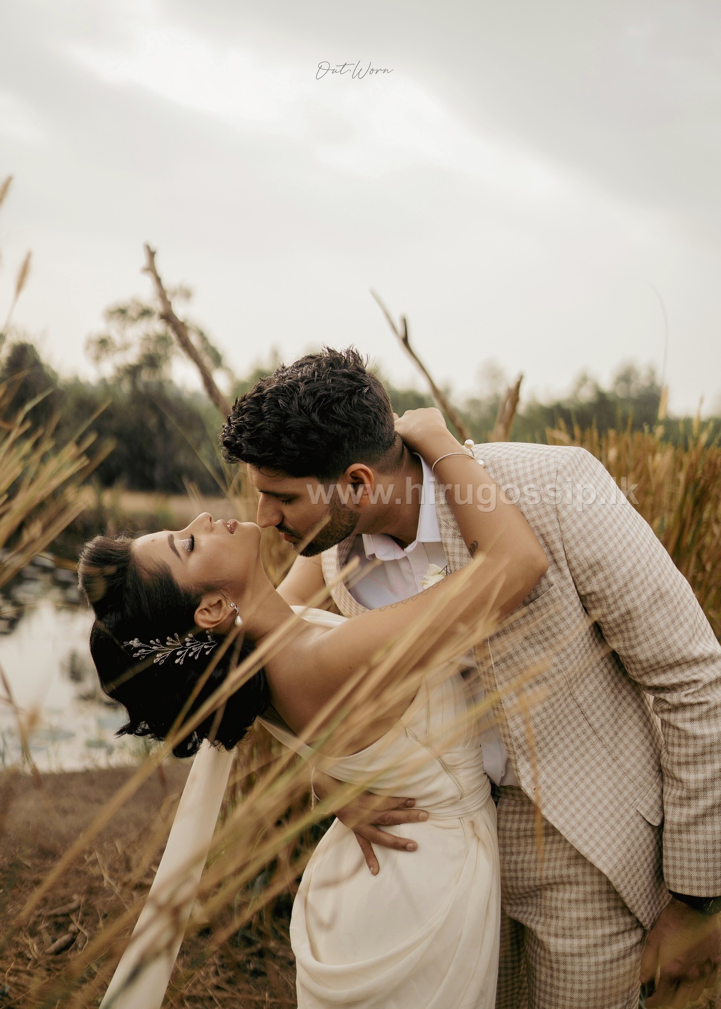 අපි දෙන්නම විවිධ ලෝකවල.!! ඒත් අපි අද එකට...” - “ළංවී” හි “අපූර්වා ...