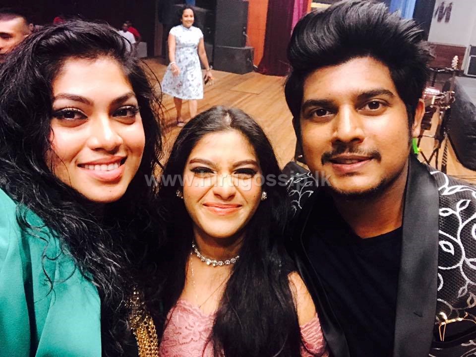 මටත් ඕනේ ඒ වගේ ආදරයක්, කියලා”, රයිනි චාරුකා දාපු පෝස්ට් එකට සනුක ...