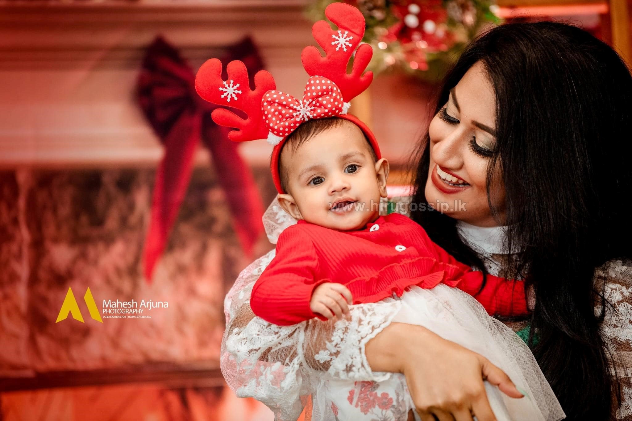 පුංචි කාලෙ මාත් එක්ක සෙල්ලම් කරපු මගෙ අක්කයි නංගියි. දැන් එයාලා අම්මලා ...