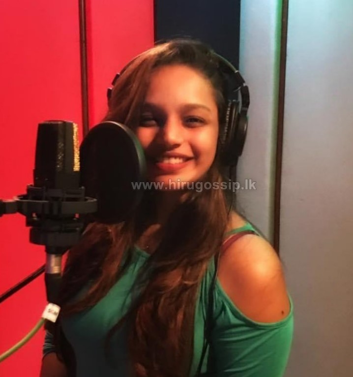 මට වටිනම කෙනා, එයා ගුවන්තොටුපළේ.. මම හිත ඇතුළෙන් අඬනවා!” - අතුල අධිකාරි ...