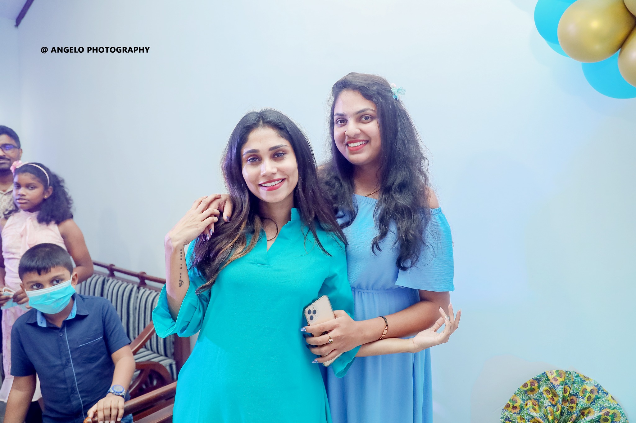 කලා තරු රැසක් පිරිවරාගෙන, සොඳුරු කැදැල්ලට එන්න ඉන්න පුංචි අමුත්තා ගැන ...