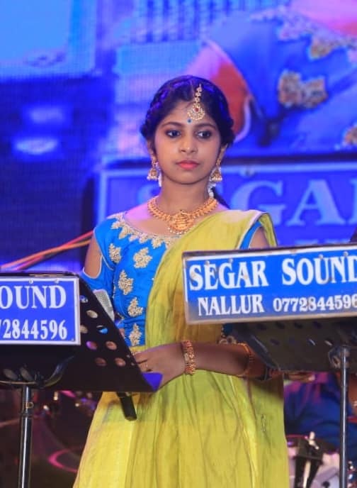 හිතුවද මෙහෙම කරන්න පුළුවන් කියලා...? ලංකාවේ පුංචි කෙල්ලෙක් තමිල්නාඩුවේ ...
