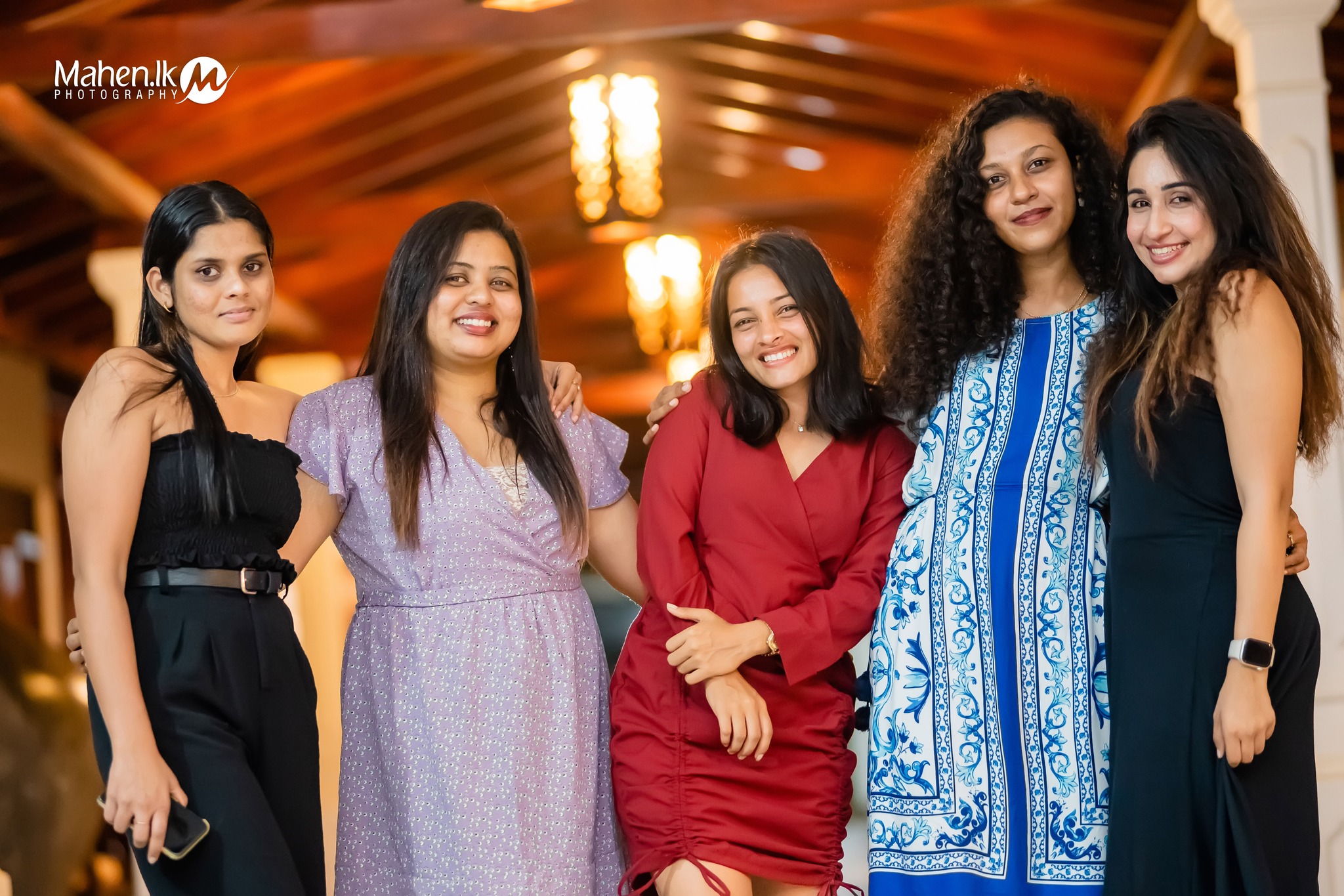ජාතික කාන්තා පාපන්දු කණ්ඩායමේ හැමෝම ආදරේ කරන රැවැත්තිය - ප්‍රවීනා ...