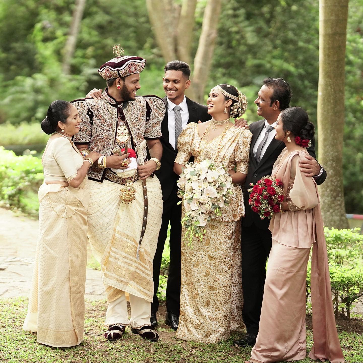"පොඩි මාලි"ගේ ආදරණීය සහෝදරියගේ විවාහය බලන්නකො මොන තරම් ආදරණීයයිද කියලා ...