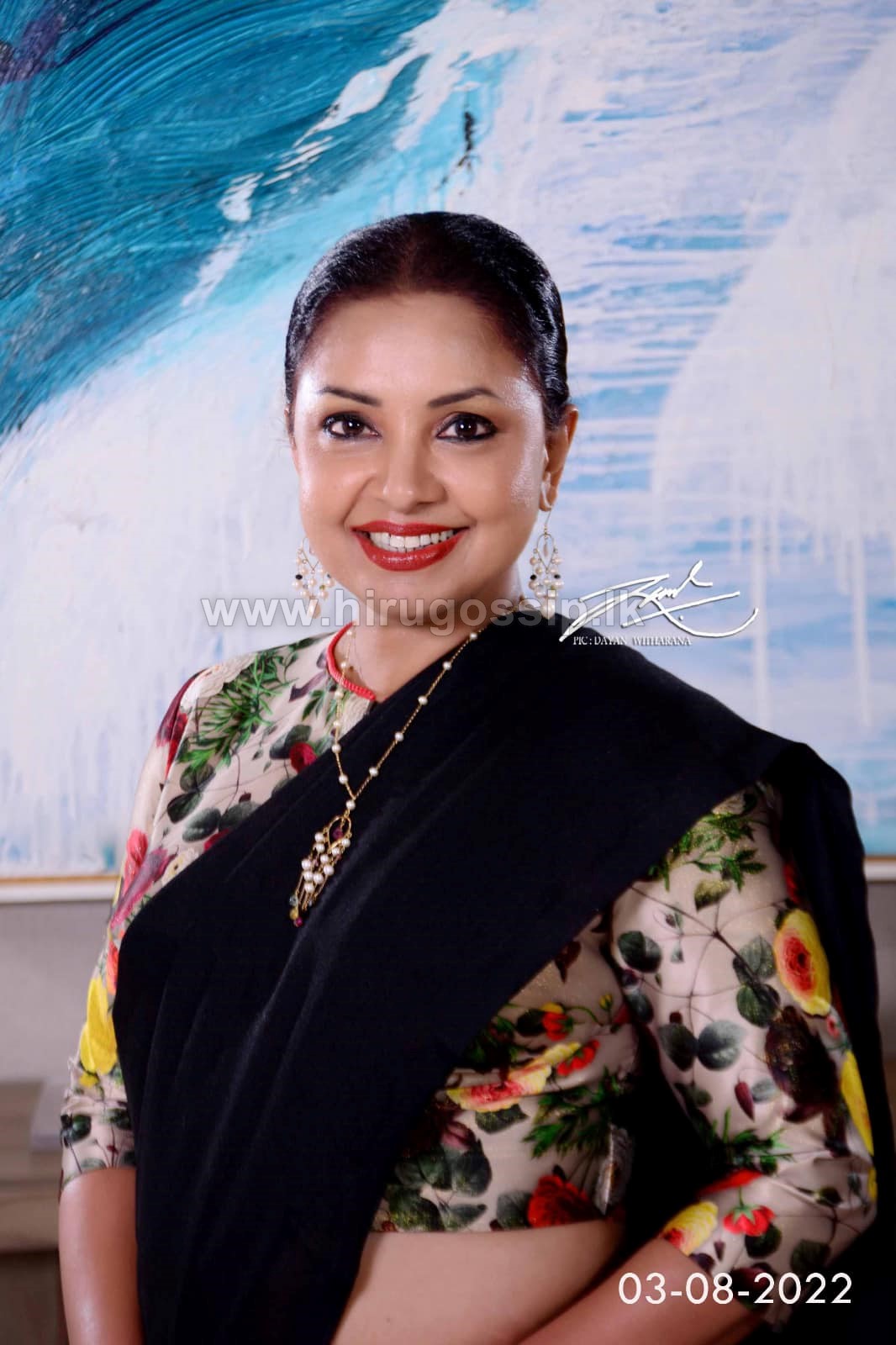 මගේ අම්මා දිල්හානිට බෙහෙවින් ආදරය කළා. අම්මා එයාට රන් මාලපටක් සහ ...