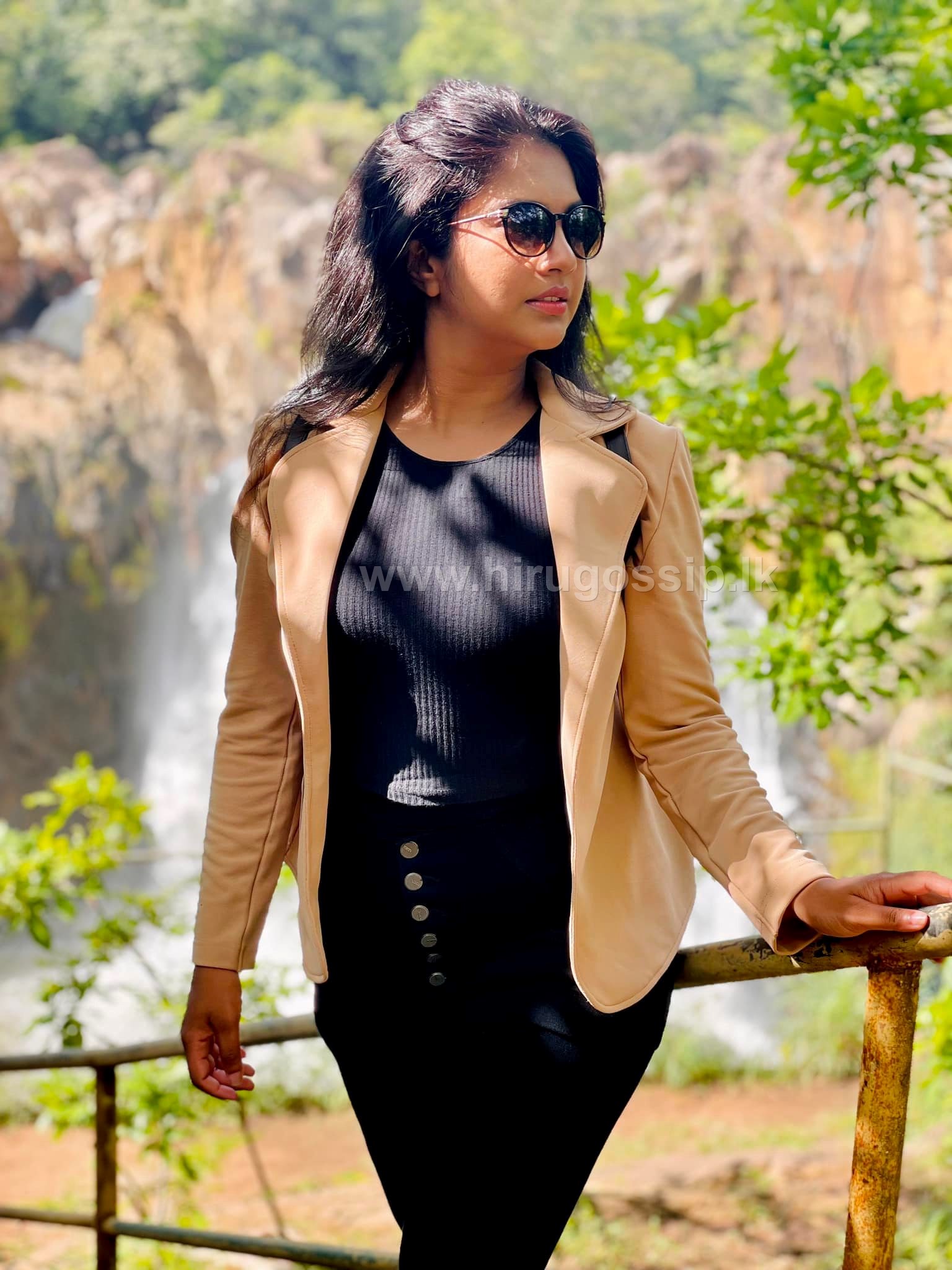 මගේ මූණටම ඔය කතාව අහපු අය ඉන්නවා, එකට ජීවත් වෙන්න බැරි නම් වෙන් වෙන එක ...